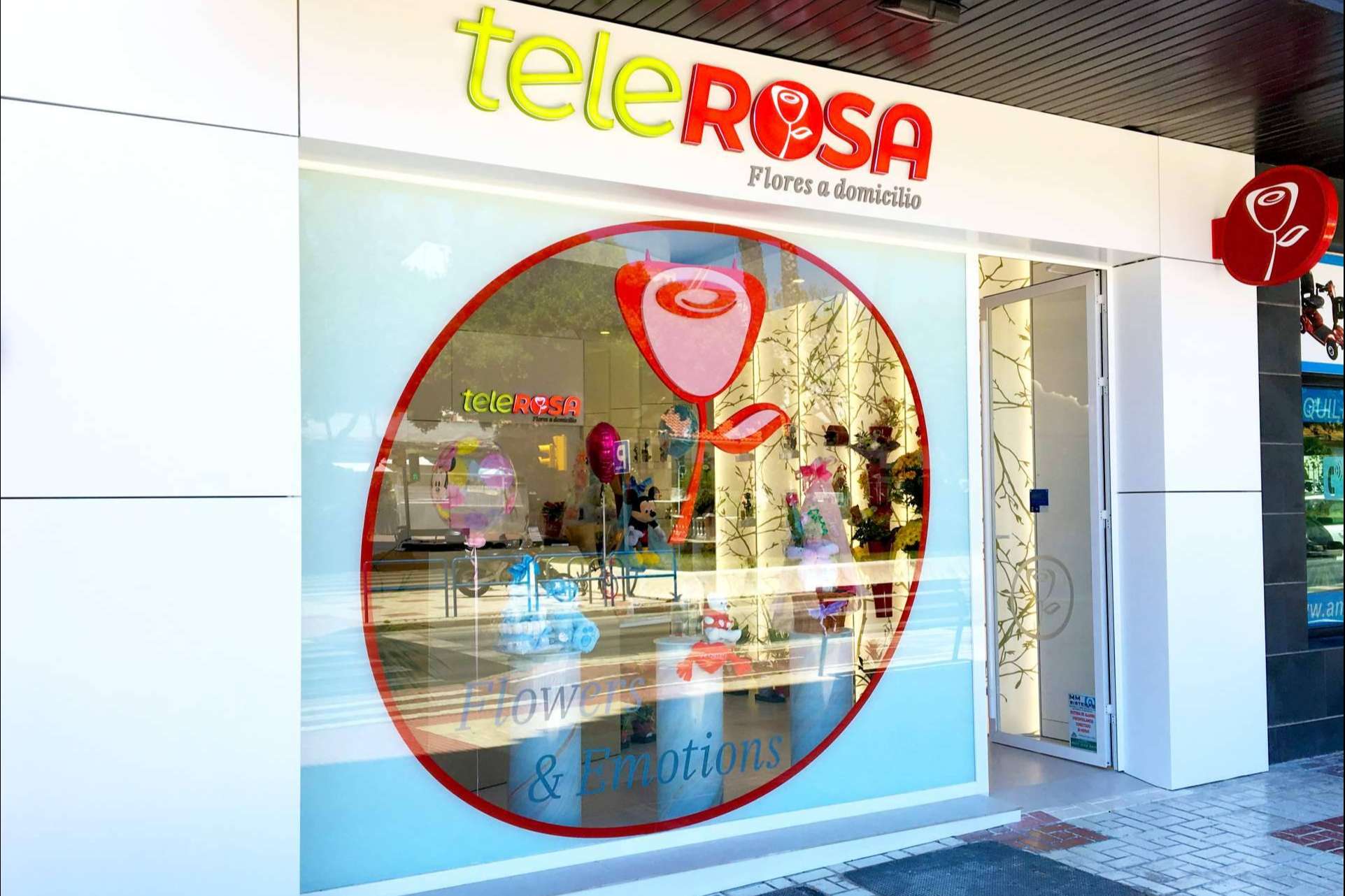 teleROSA cumple 25 años, una empresa que ha revolucionado el envío de flores a domicilio ...